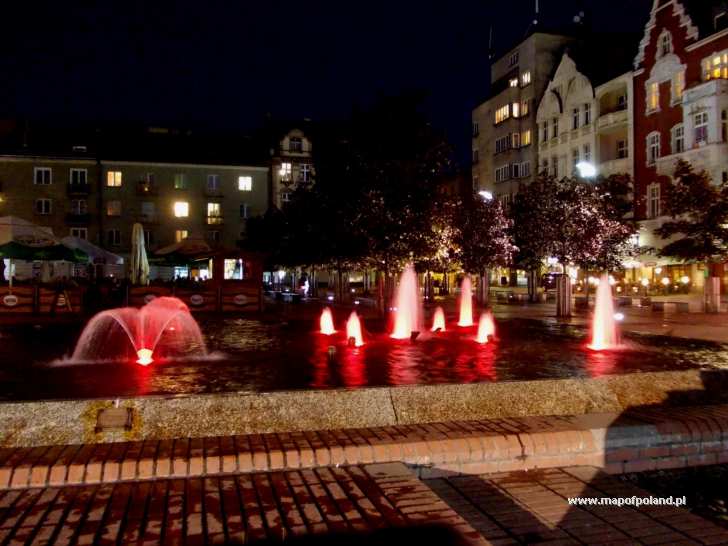 Rynek nocą w Bytomiu - zdjęcie 219/304 - Bytom